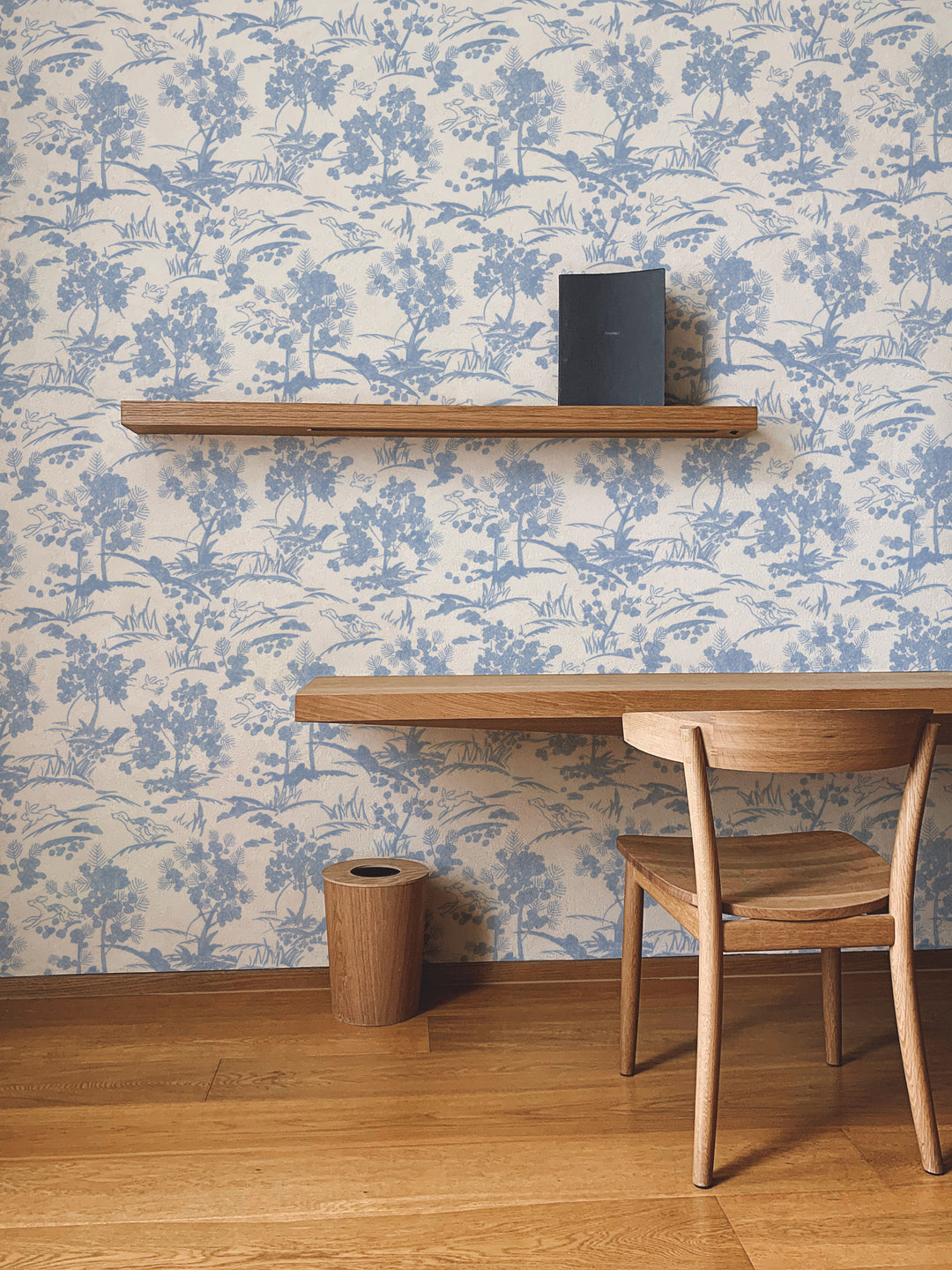Delft La Poursuite Wallpaper | Non-Woven Designer Wallcovering Yard ...